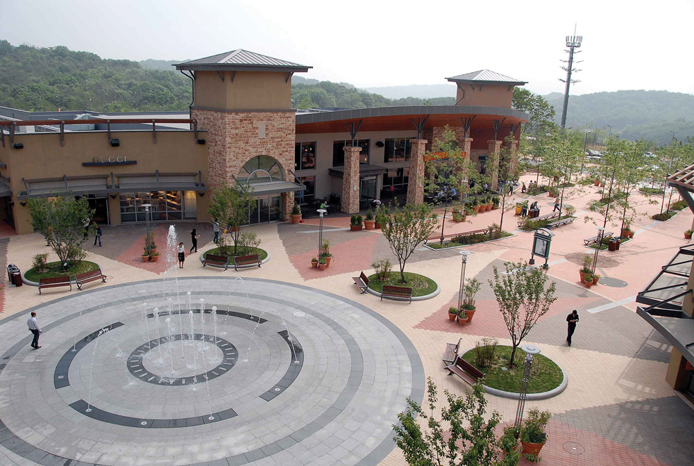 Do Business at Yeoju Premium Outlets, a Simon Property.