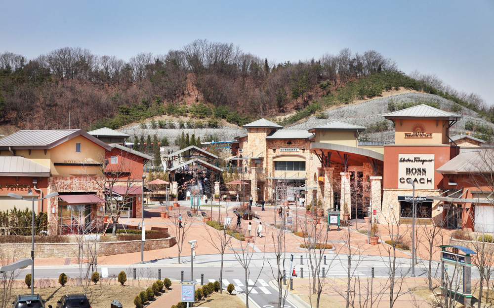 Do Business at Yeoju Premium Outlets, a Simon Property.