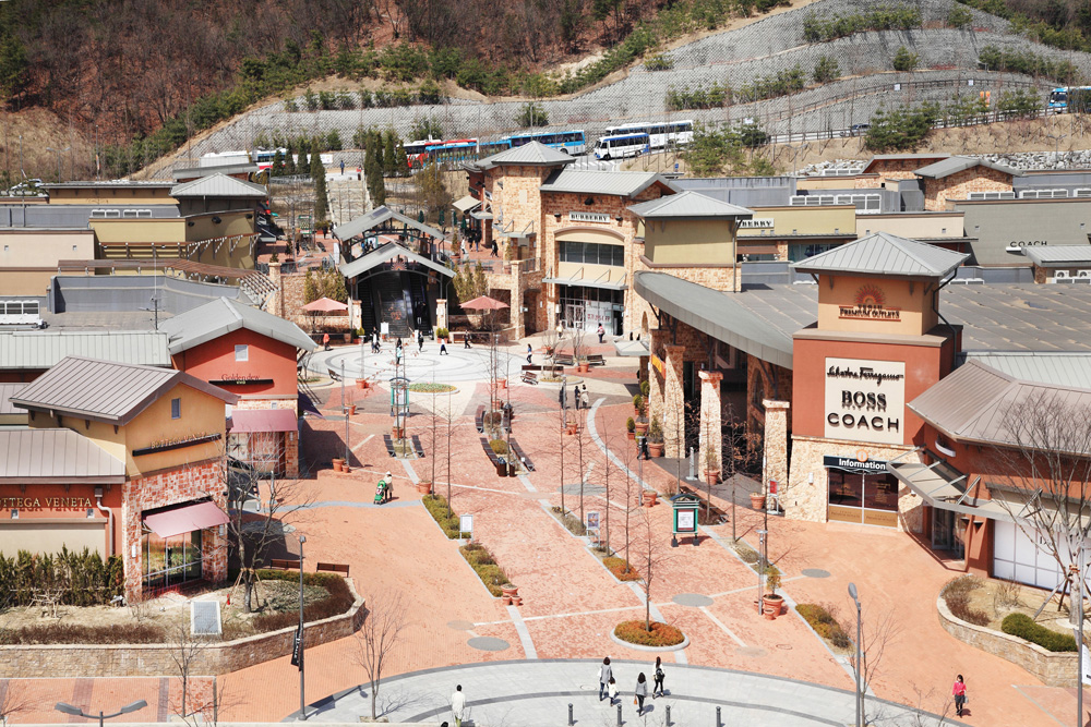 Do Business at Yeoju Premium Outlets, a Simon Property.