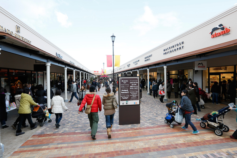 Simon Premium Outlets Los Angeles | IQS Executive
